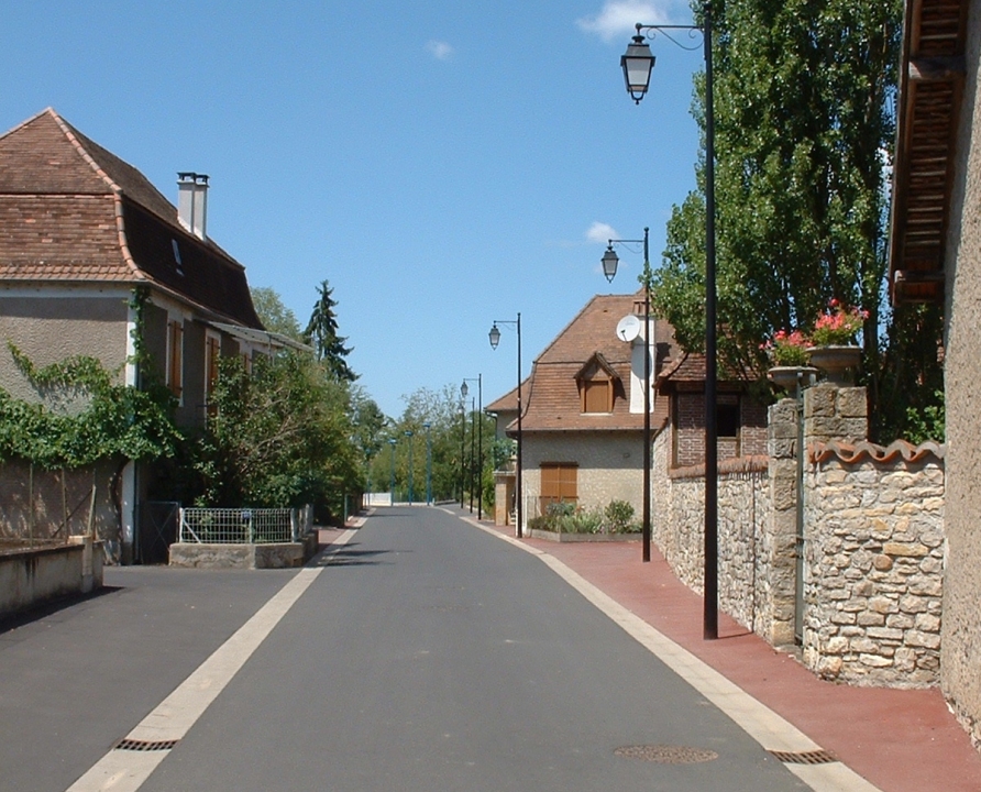 Rues & Ruelles – Biars-sur-Cere – Dans les rues du bourg – – Lot-46.com